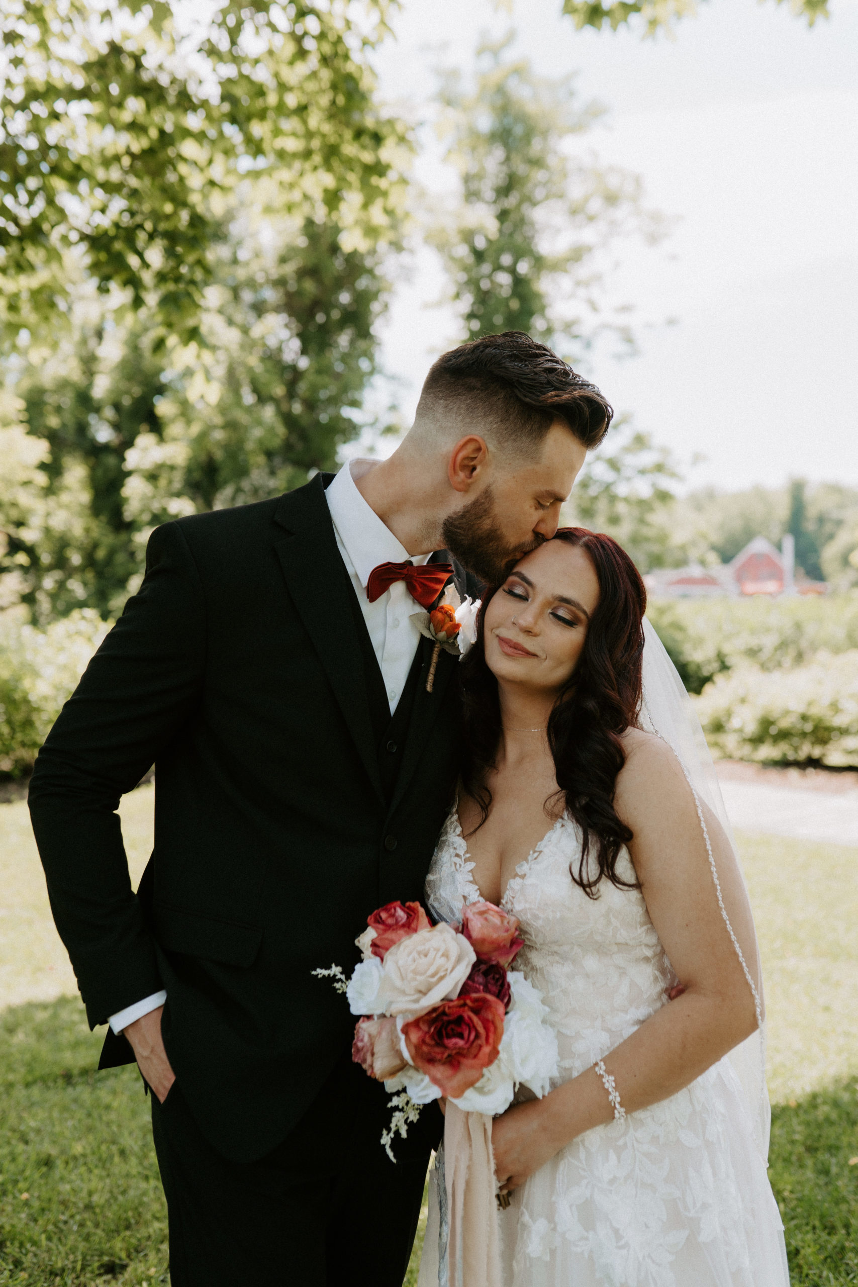 Why Hire A Professional Wedding Photographer | thaliacameraist.com